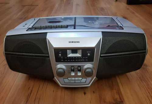 Магнитофон с CD Samsung RCD М30