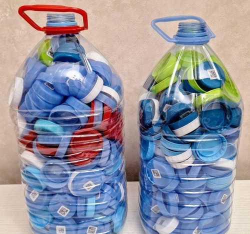 Крышки пластиковых баков воды
