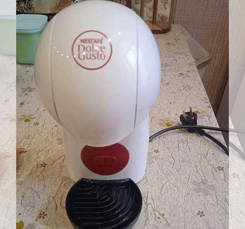 Капсульная кофемашина dolce gusto новая