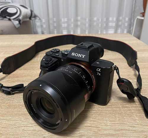 Полнокадровый фотоаппарат Sony a7 II (A7M2)