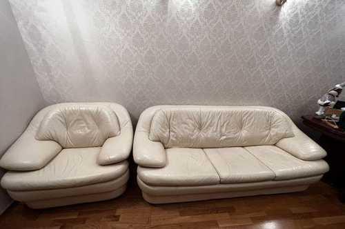 Диван и кресло из кожи, relotti