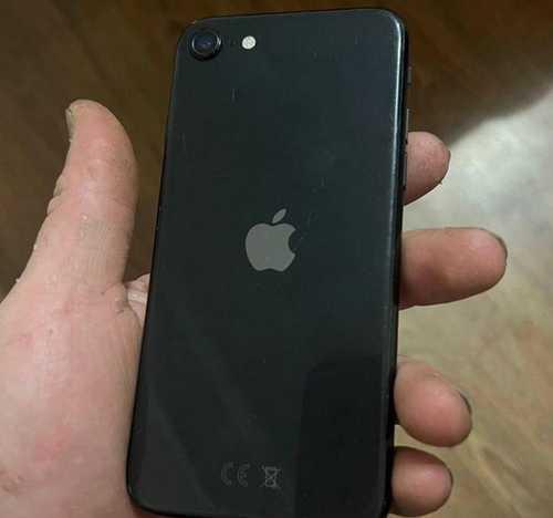 iPhone SE, 64 ГБ