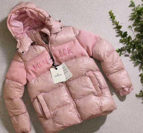 Пуховик Moncler розовый