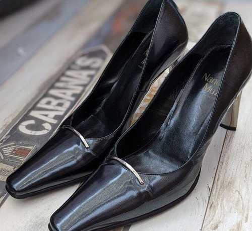 Кожаные туфли Nando Muzi 39 р. на каблуке