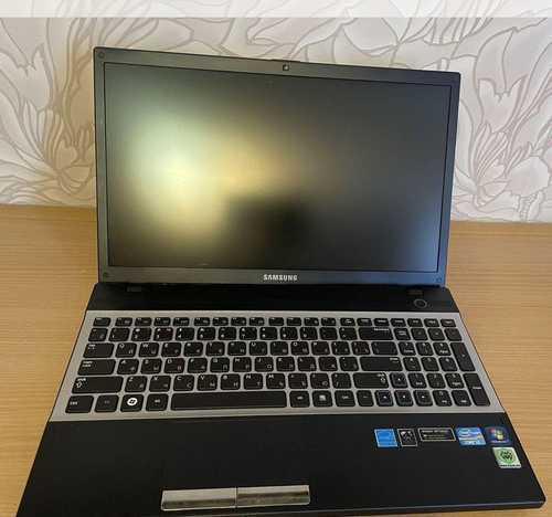 Samsung i3 2330m / 10GB DDR3 / SSD 120