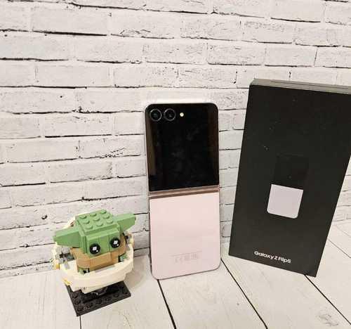 Samsung Galaxy Z Flip5, 8/256 ГБ