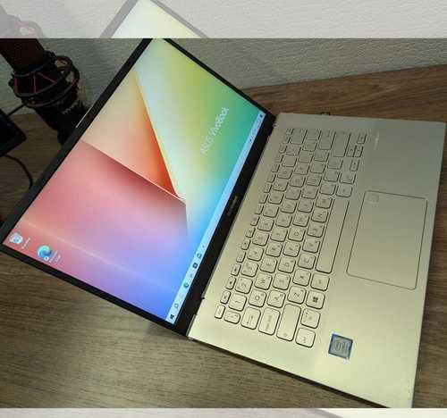 Asus VivoBook (i3-8145/DDR4/SSD 256Gb) FHD IPS