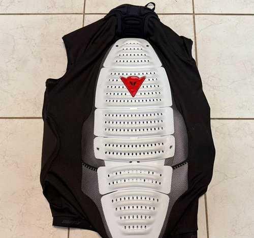 Защита спины Dainese - L