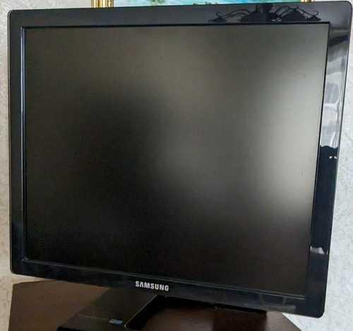 Монитор Samsung Sync Master 971p