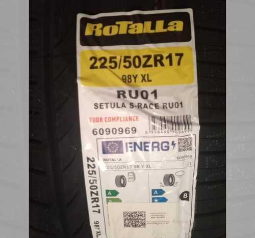 Rotalla Setula S-Race RU01 225/50 R17 98Y