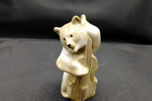 Статуэтка фарфор Медведь с контрабасом 8 см лзфи