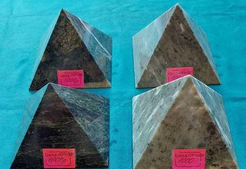 Пирамиды из натурального камня