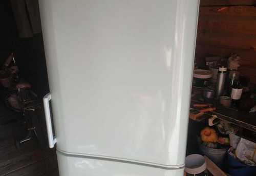 Холодильник бу Electrolux