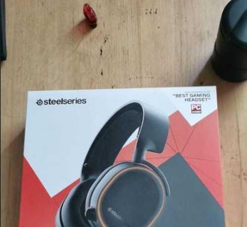 Игровые наушники SteelSeries Arctis 5