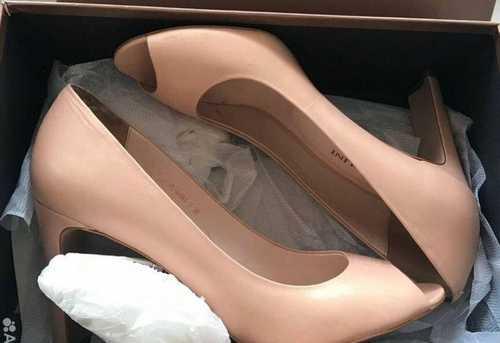 Туфли женские Carlo Pazolini 38 размер