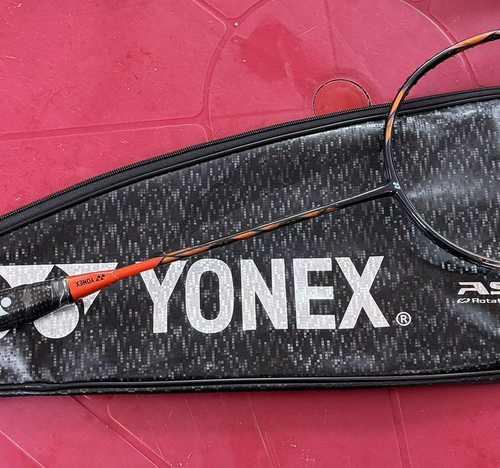 Ракетка для бадминтона yonex без натяжеи