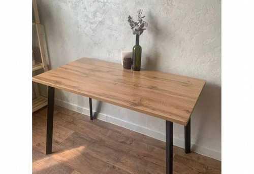 Кухонный стол деревянный