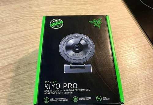 Веб-камера razer kiyo PRO (fullHD + HDR)