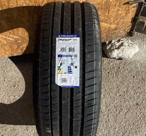 Triangle EffeXSport TH202 255/45 R18 103Y