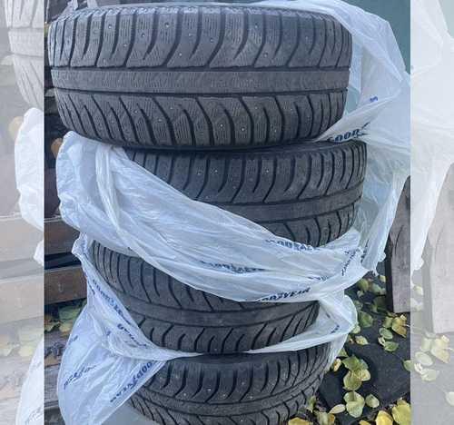 Bridgestone Ice Cruiser 7000 205/55 R16 91T