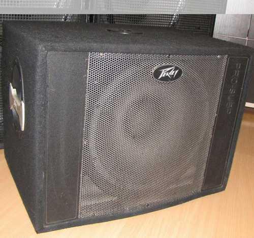 Сабвуфер активный 400-800W Peavey Pro Subwoofer BL