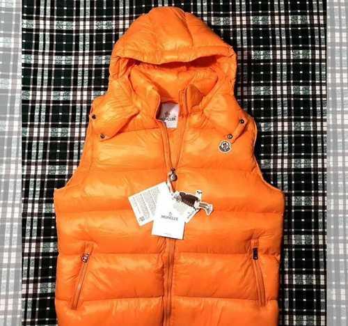 Жилетка moncler с капюшоном (Арт.66459)