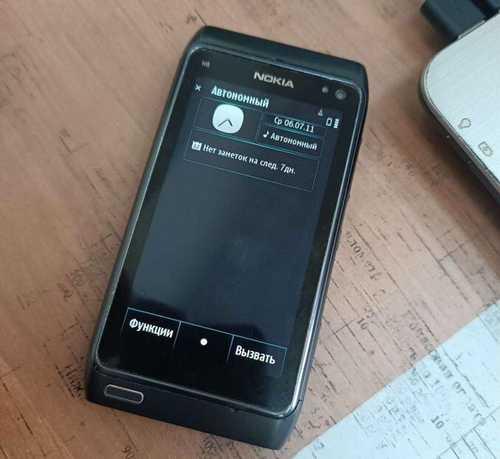 Телефон Nokia n8
