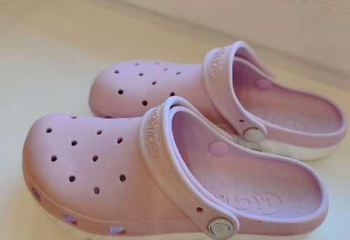 Тапочки типа crocs резиновые