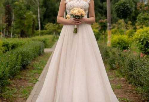 Платье свадебное цвета шампань. 46 размера,э