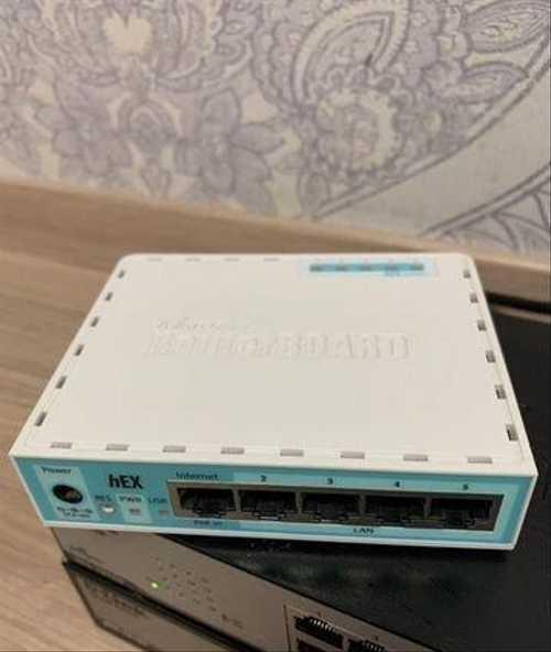 Маршрутизатор Mikrotik HEX rb750gr2