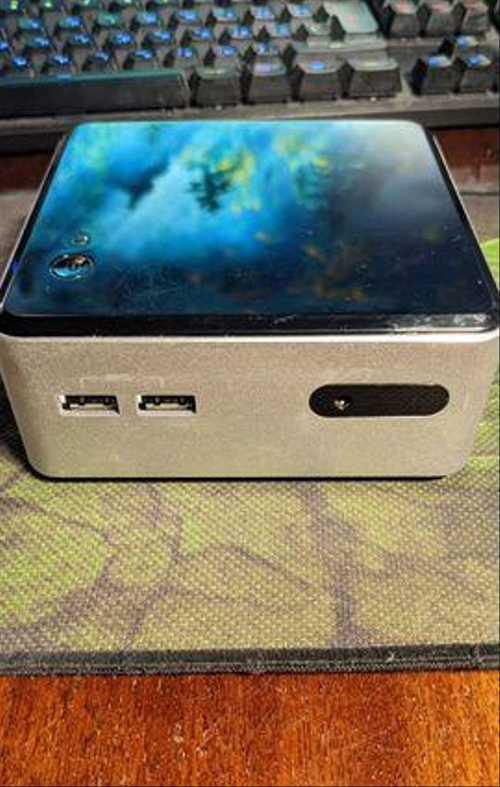 Intel nuc i3 8Gb SSD 128Gb