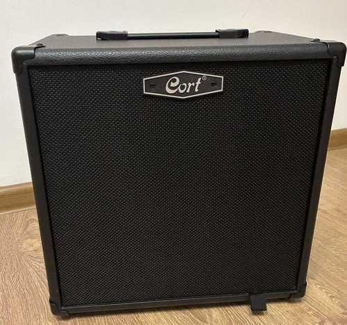 Басовый комбик cort cm40b