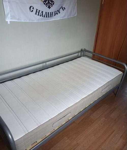 Кровать бу полутороспальная
