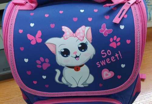 Новый рюкзак для девочки с канцелярскими товарами