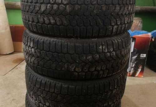 Yokohama Ice Guard IG10 215/60 R17