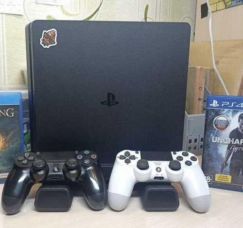 Sony PlayStation 4, 500 гб, 2 геймпада