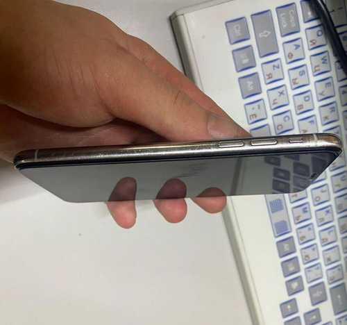 iPhone Xs, 64 ГБ