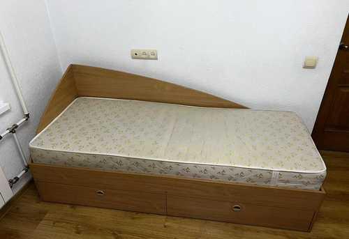 Две односпальные кровати с матрасом