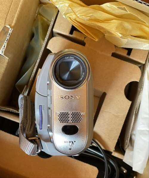 Видеокамера Sony DCR-HC40E