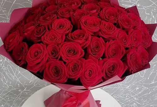 Шикарные красные розы 70 см