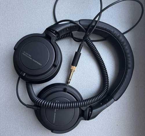 Наушники студийные Beyerdynamic - DT 240 PRO