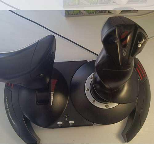 Джойстик thrustmaster