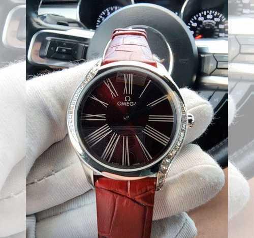 Часы женские Omega с бриллиантами