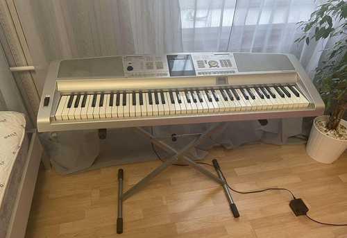 Синтезатор Yamaha DGX-305 со стойкой