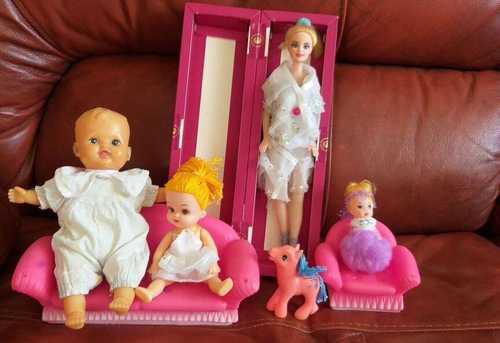 Куклы пупсы и мебель игрушечная