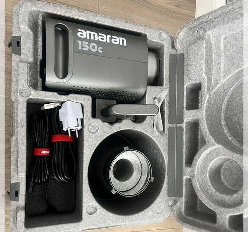 Осветитель Aputure Amaran 150c