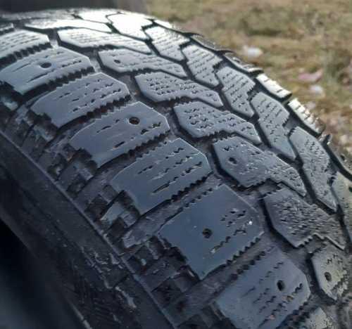 Yokohama IceGuard Stud IG65 215/60 R17