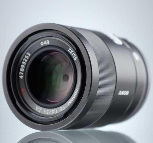 Sony Carl Zeiss Sonnar T* FE 55mm f/1.8 ZA