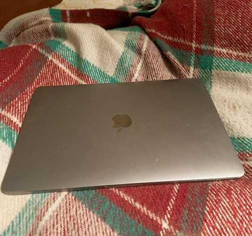 Apple macbook pro 13 2017 touch bar i7 / 1tb