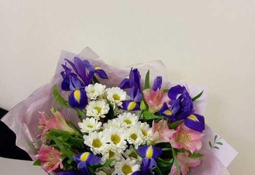 Букет цветы с ирисами Доставка цветов и букетов